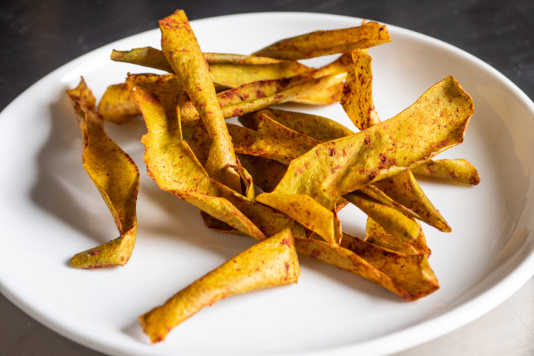 Mango Skin Chips – CHEFS ROLL
